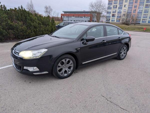 Melns Citroen C5 2012 Šauļi, ar dzinēja tilpumu 2.00 L un nobraukumu 341 tūkst. km par 3600 €, foto 1 vietnē AUTOMOTO.COM.LV
