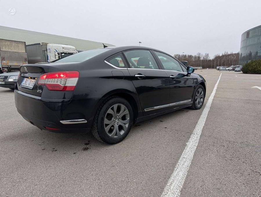 Melns Citroen C5 2012 Šauļi, ar dzinēja tilpumu 2.00 L un nobraukumu 341 tūkst. km par 3600 €, foto 4 vietnē AUTOMOTO.COM.LV