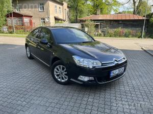 Black Citroen C5 2012 in Riga, with an engine capacity of 1.60 L and mileage of 290 thousand km for 4200 €, photo  on AUTOMOTO.COM.LV