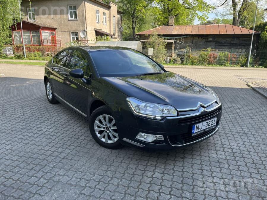 Melns Citroen C5 2012 Rīga, ar dzinēja tilpumu 1.60 L un nobraukumu 290 tūkst. km par 4200 €, foto 1 vietnē AUTOMOTO.COM.LV