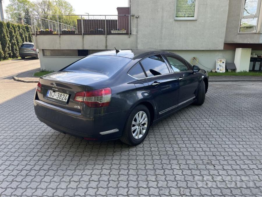Melns Citroen C5 2012 Rīga, ar dzinēja tilpumu 1.60 L un nobraukumu 290 tūkst. km par 4200 €, foto 4 vietnē AUTOMOTO.COM.LV