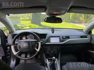 Melns Citroen C5 2012 Rīga, ar dzinēja tilpumu 1.60 L un nobraukumu 290 tūkst. km par 4200 €, foto 15 vietnē AUTOMOTO.COM.LV