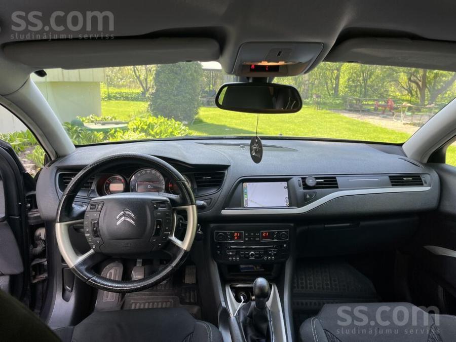 Melns Citroen C5 2012 Rīga, ar dzinēja tilpumu 1.60 L un nobraukumu 290 tūkst. km par 4200 €, foto 15 vietnē AUTOMOTO.COM.LV