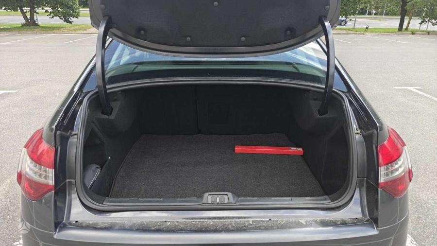 Melns Citroen C5 2013 Viļņa, ar dzinēja tilpumu 2.00 L un nobraukumu 283 tūkst. km par 2099 €, foto 9 vietnē AUTOMOTO.COM.LV