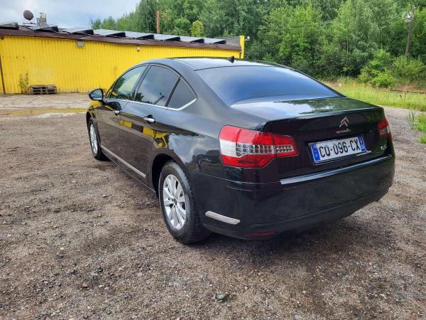 Black Citroen C5 2013 in Kaunas, with an engine capacity of 1.56 L and mileage of 235 thousand km for 2450 €, photo 5 on AUTOMOTO.COM.LV