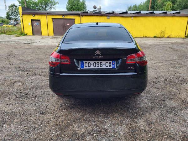 Black Citroen C5 2013 in Kaunas, with an engine capacity of 1.56 L and mileage of 235 thousand km for 2450 €, photo 6 on AUTOMOTO.COM.LV