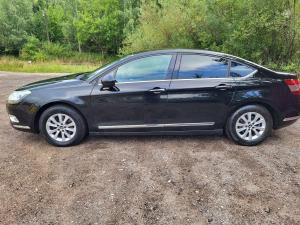 Black Citroen C5 2013 in Kaunas, with an engine capacity of 1.56 L and mileage of 235 thousand km for 2450 €, photo 8 on AUTOMOTO.COM.LV