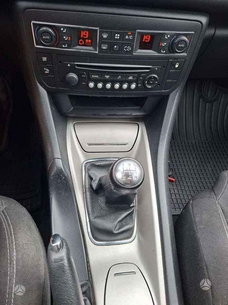 Melns Citroen C5 2013 Ukmergė, ar dzinēja tilpumu 1.60 L un nobraukumu 274 tūkst. km par 2650 €, foto 9 vietnē AUTOMOTO.COM.LV