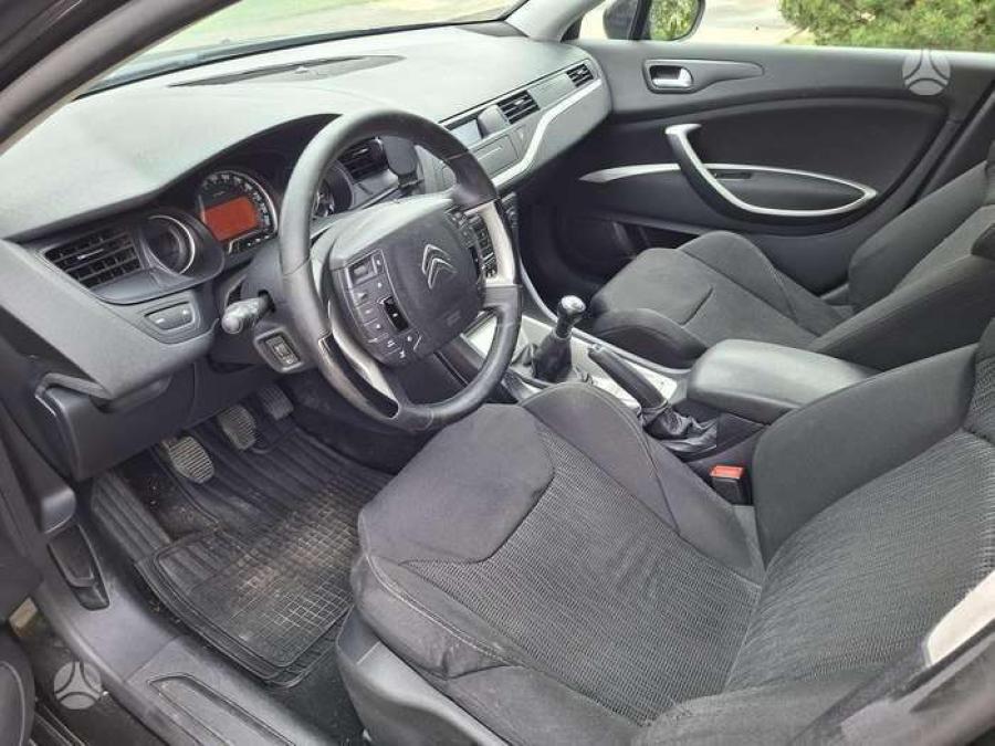 Melns Citroen C5 2013 Ukmergė, ar dzinēja tilpumu 1.60 L un nobraukumu 274 tūkst. km par 2650 €, foto 11 vietnē AUTOMOTO.COM.LV