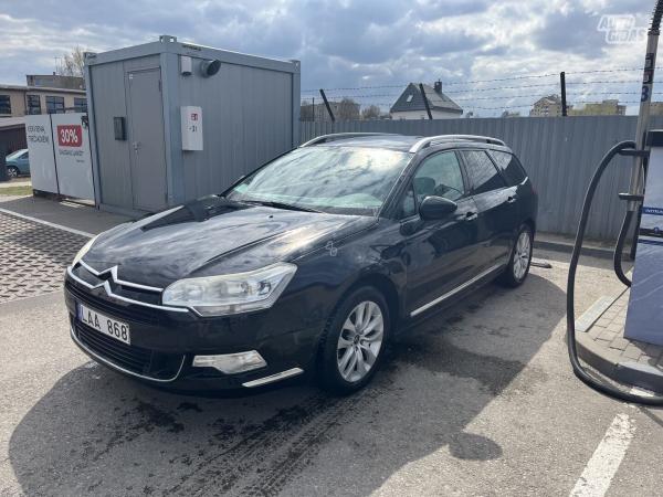 Black Citroen C5 2008 in Kaunas, with an engine capacity of 2.00 L and mileage of 370 thousand km for 1550 €, photo 1 on AUTOMOTO.COM.LV
