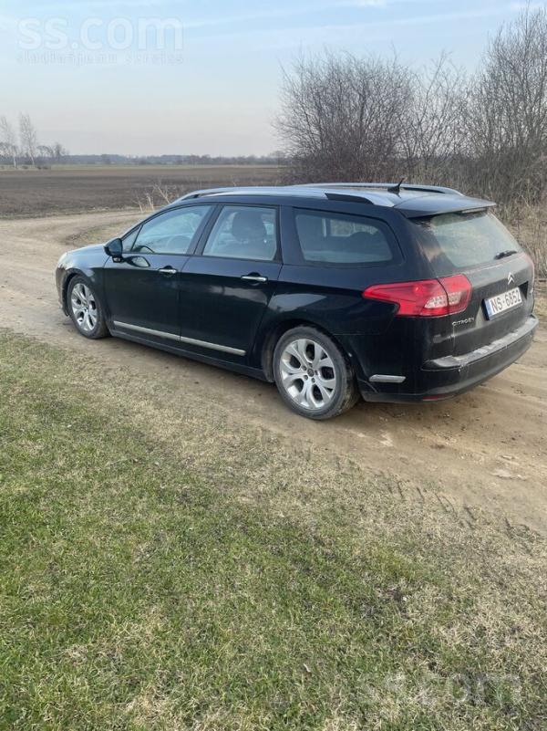 Black Citroen C5 2008 in Jelgava, with an engine capacity of 2.00 L and mileage of 360 thousand km for 1990 €, photo 4 on AUTOMOTO.COM.LV