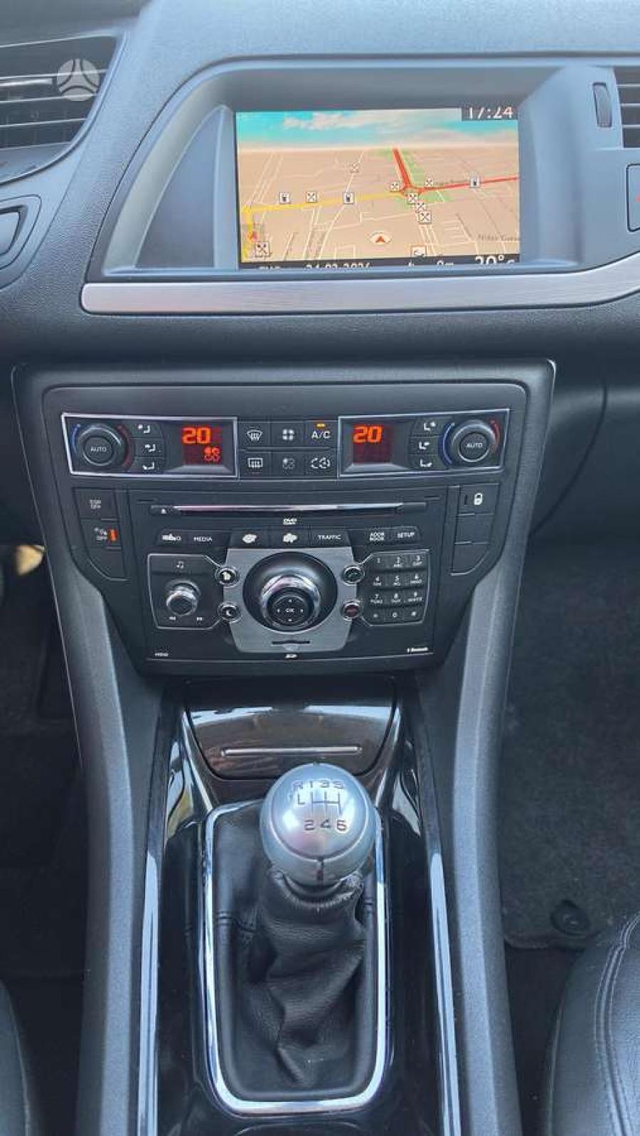 Black Citroen C5 2008 in Klaipeda, with an engine capacity of 2.18 L and mileage of 387 thousand km for 2850 €, photo 9 on AUTOMOTO.COM.LV
