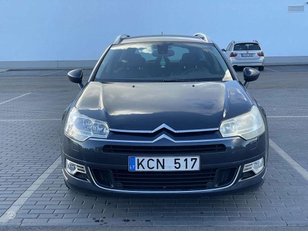 Black Citroen C5 2008 in Kaunas, with an engine capacity of 2.00 L and mileage of 291 thousand km for 1300 €, photo 3 on AUTOMOTO.COM.LV