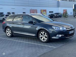 Melns Citroen C5 2008 Kauņa, ar dzinēja tilpumu 2.00 L un nobraukumu 291 tūkst. km par 1300 €, foto 4 vietnē AUTOMOTO.COM.LV