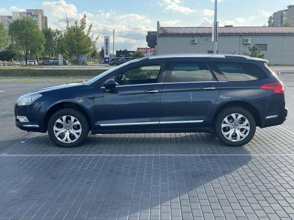 Black Citroen C5 2008 in Kaunas, with an engine capacity of 2.00 L and mileage of 291 thousand km for 1300 €, photo 11 on AUTOMOTO.COM.LV