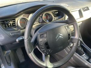 Melns Citroen C5 2008 Kauņa, ar dzinēja tilpumu 2.00 L un nobraukumu 291 tūkst. km par 1300 €, foto 17 vietnē AUTOMOTO.COM.LV