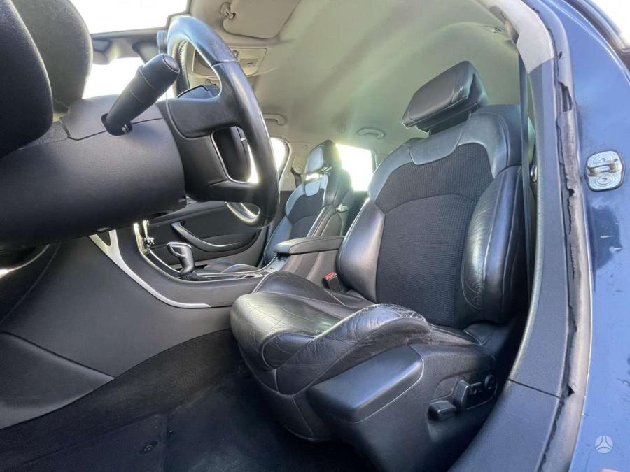 Melns Citroen C5 2008 Kauņa, ar dzinēja tilpumu 2.00 L un nobraukumu 291 tūkst. km par 1300 €, foto 20 vietnē AUTOMOTO.COM.LV
