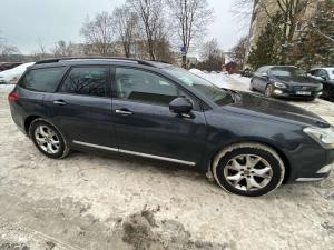 Black Citroen C5 2009 in Vilnius, with an engine capacity of 2.00 L and mileage of 251 thousand km for 2600 €, photo 2 on AUTOMOTO.COM.LV