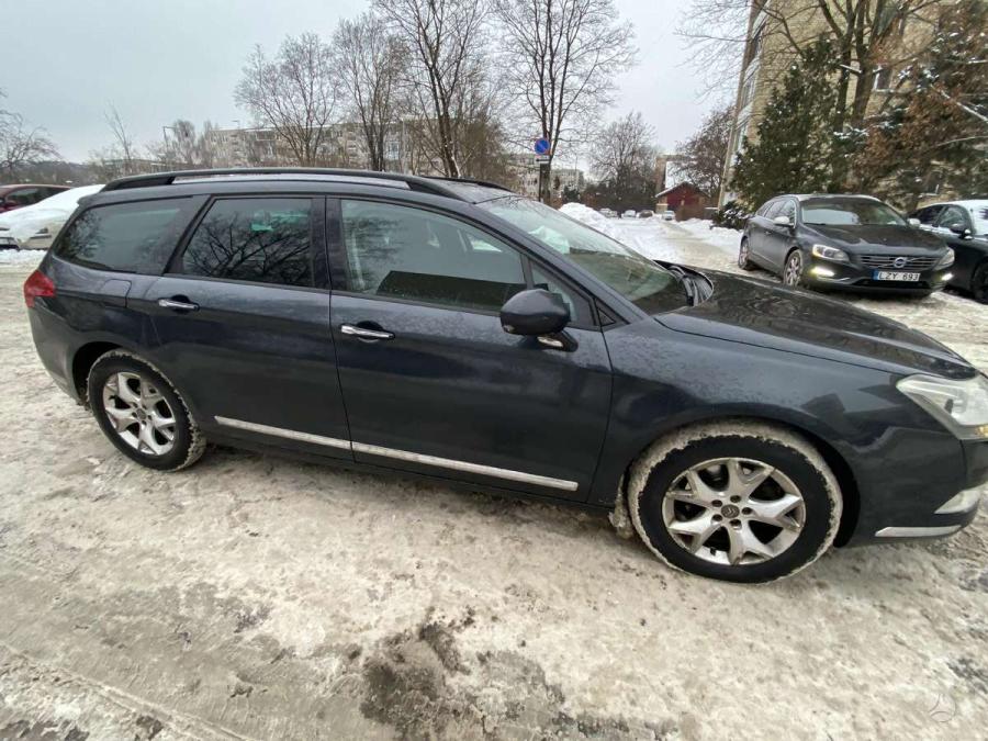 Black Citroen C5 2009 in Vilnius, with an engine capacity of 2.00 L and mileage of 251 thousand km for 2600 €, photo 2 on AUTOMOTO.COM.LV