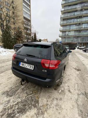 Black Citroen C5 2009 in Vilnius, with an engine capacity of 2.00 L and mileage of 251 thousand km for 2600 €, photo 3 on AUTOMOTO.COM.LV