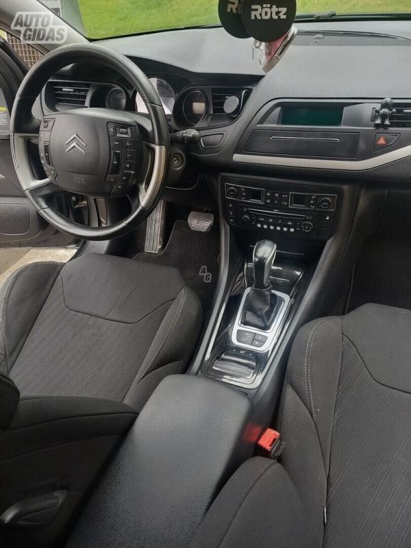 Melns Citroen C5 2009 Utena, ar dzinēja tilpumu 2.00 L un nobraukumu 275 tūkst. km par 2500 €, foto 8 vietnē AUTOMOTO.COM.LV