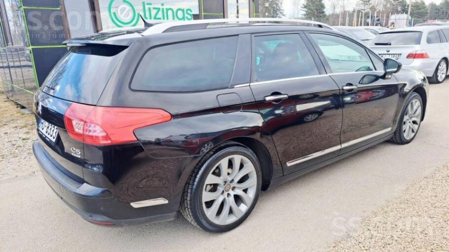 Black Citroen C5 2009 in Riga, with an engine capacity of 2.70 L and mileage of 385 thousand km for 2500 €, photo 21 on AUTOMOTO.COM.LV