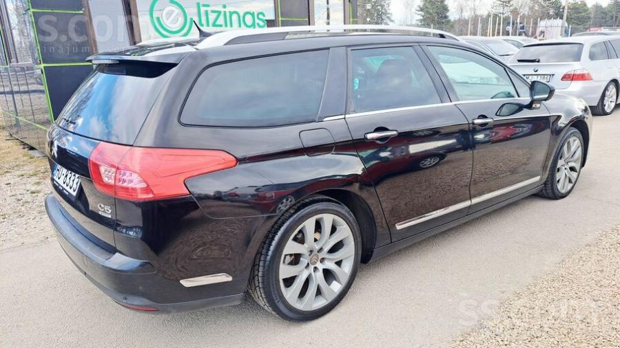 Melns Citroen C5 2009 Rīga, ar dzinēja tilpumu 2.70 L un nobraukumu 385 tūkst. km par 2700 €, foto 3 vietnē AUTOMOTO.COM.LV