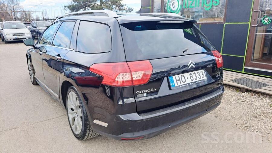 Melns Citroen C5 2009 Rīga, ar dzinēja tilpumu 2.70 L un nobraukumu 385 tūkst. km par 2700 €, foto 5 vietnē AUTOMOTO.COM.LV