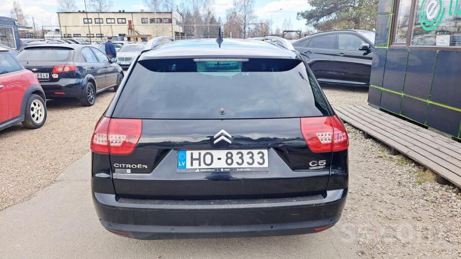 Melns Citroen C5 2009 Rīga, ar dzinēja tilpumu 2.70 L un nobraukumu 385 tūkst. km par 2700 €, foto 7 vietnē AUTOMOTO.COM.LV