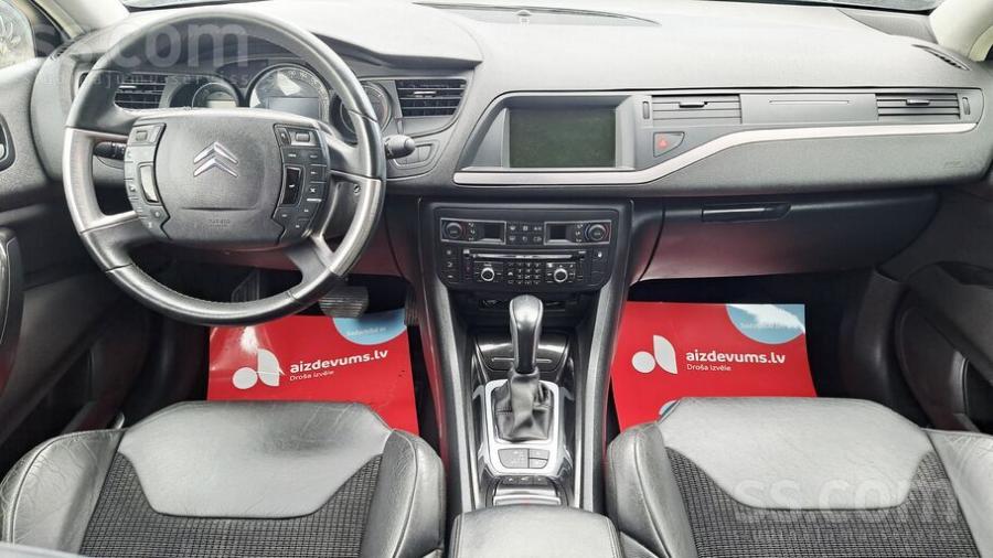 Melns Citroen C5 2009 Rīga, ar dzinēja tilpumu 2.70 L un nobraukumu 385 tūkst. km par 2700 €, foto 8 vietnē AUTOMOTO.COM.LV