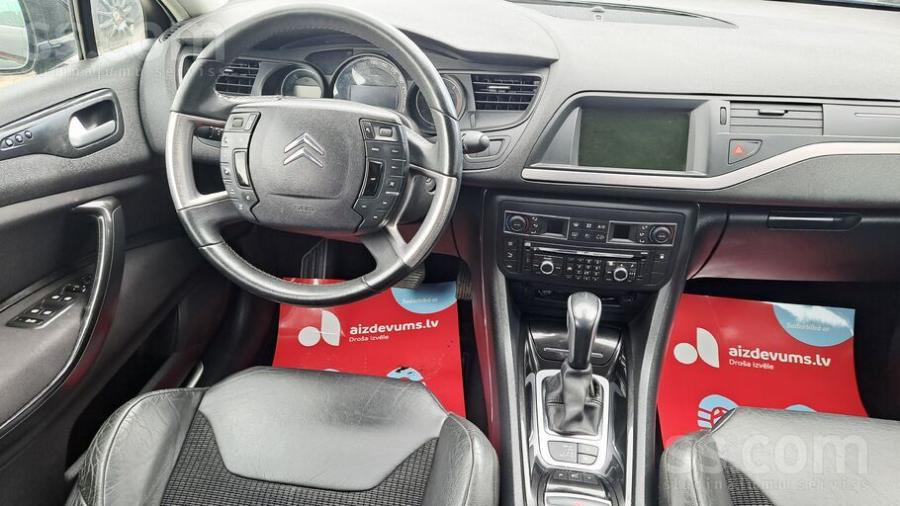 Melns Citroen C5 2009 Rīga, ar dzinēja tilpumu 2.70 L un nobraukumu 385 tūkst. km par 2700 €, foto 10 vietnē AUTOMOTO.COM.LV