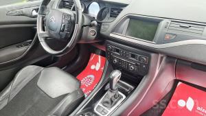 Melns Citroen C5 2009 Rīga, ar dzinēja tilpumu 2.70 L un nobraukumu 385 tūkst. km par 2700 €, foto 12 vietnē AUTOMOTO.COM.LV