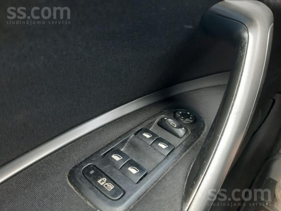 Melns Citroen C5 2009 Daugavpils, ar dzinēja tilpumu 1.60 L un nobraukumu 0 tūkst. km par 2750 €, foto 13 vietnē AUTOMOTO.COM.LV