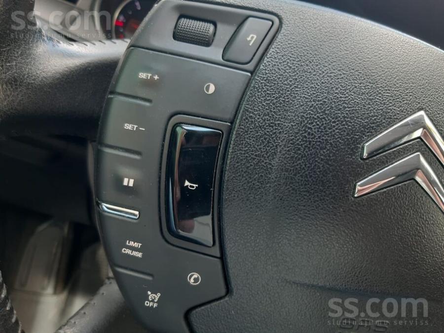 Melns Citroen C5 2009 Daugavpils, ar dzinēja tilpumu 1.60 L un nobraukumu 0 tūkst. km par 2750 €, foto 16 vietnē AUTOMOTO.COM.LV