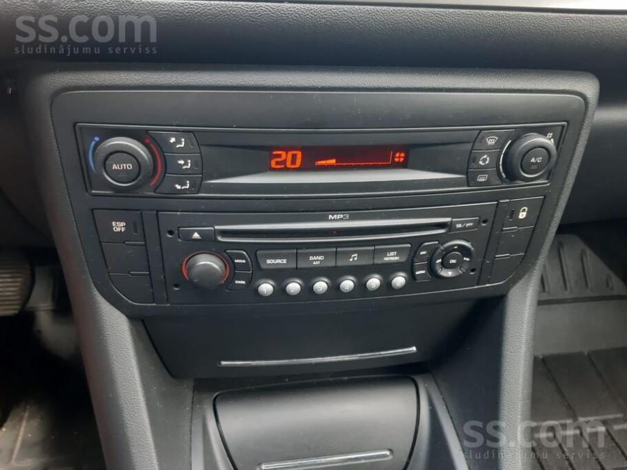 Melns Citroen C5 2009 Daugavpils, ar dzinēja tilpumu 1.60 L un nobraukumu 0 tūkst. km par 2750 €, foto 20 vietnē AUTOMOTO.COM.LV