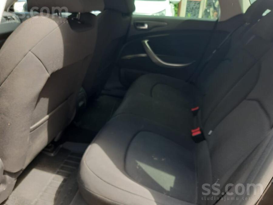 Melns Citroen C5 2009 Daugavpils, ar dzinēja tilpumu 1.60 L un nobraukumu 0 tūkst. km par 2750 €, foto 21 vietnē AUTOMOTO.COM.LV