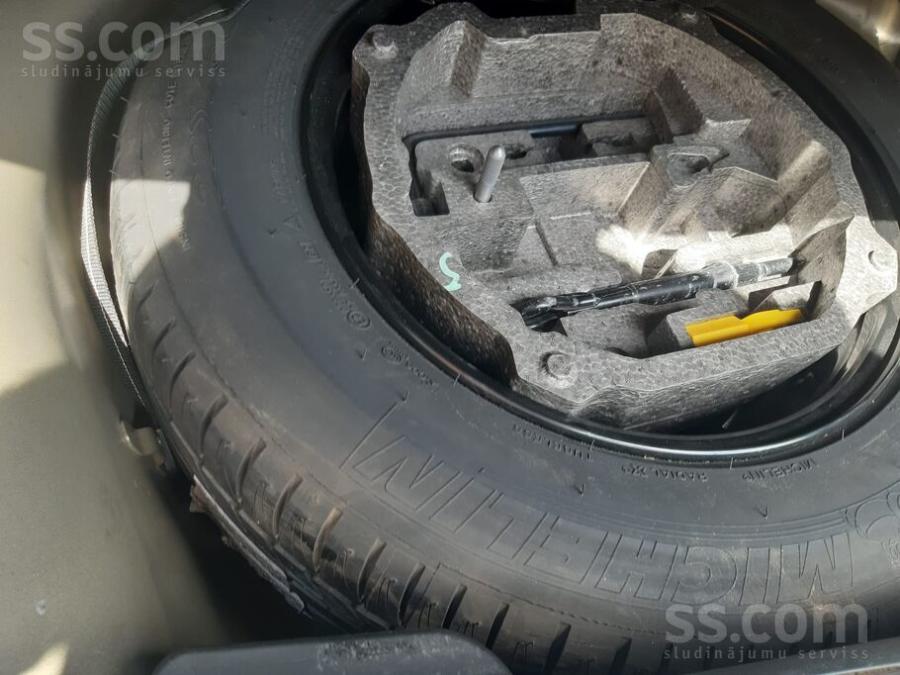 Melns Citroen C5 2009 Daugavpils, ar dzinēja tilpumu 1.60 L un nobraukumu 0 tūkst. km par 2750 €, foto 26 vietnē AUTOMOTO.COM.LV