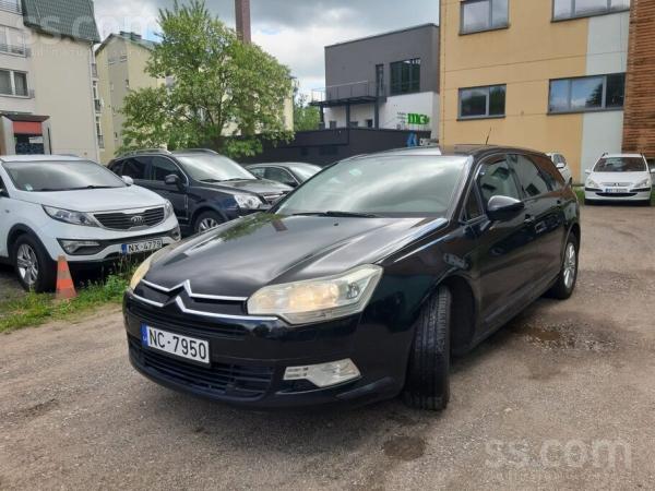 Melns Citroen C5 2009 Daugavpils, ar dzinēja tilpumu 1.60 L un nobraukumu 0 tūkst. km par 2750 €, foto 3 vietnē AUTOMOTO.COM.LV