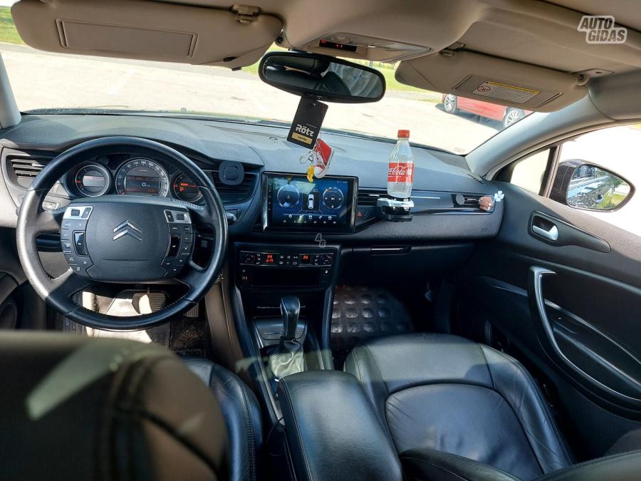 Черный Ситроен С5 2009 в Укмерге, объемом двигателя 2.00 л и пробегом 250 тыс. км за 2200 €, фото 7 на AUTOMOTO.COM.LV