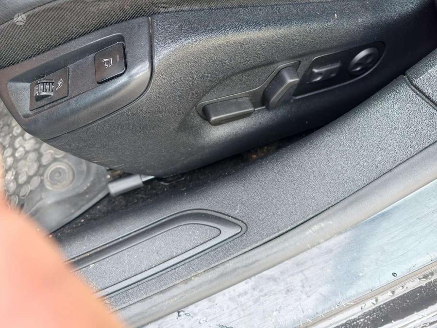 Melns Citroen C5 2009 Kauņa, ar dzinēja tilpumu 2.00 L un nobraukumu 250 tūkst. km par 1698 €, foto 11 vietnē AUTOMOTO.COM.LV