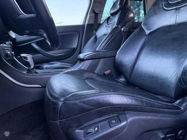 Melns Citroen C5 2009 Viļņa, ar dzinēja tilpumu 2.72 L un nobraukumu 354 tūkst. km par 2400 €, foto 8 vietnē AUTOMOTO.COM.LV