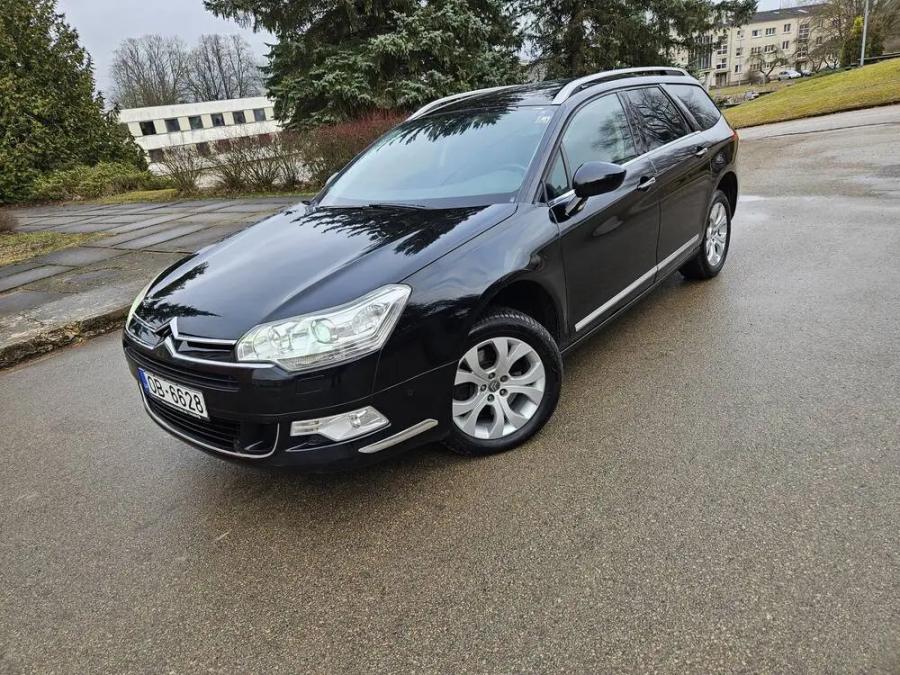 Черный Ситроен С5 2009 в Екабпилс, объемом двигателя 2.20 л и пробегом 254 тыс. км за 3000 €, фото 1 на AUTOMOTO.COM.LV