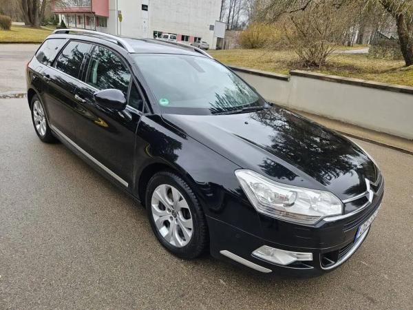 Черный Ситроен С5 2009 в Екабпилс, объемом двигателя 2.20 л и пробегом 254 тыс. км за 3000 €, фото 3 на AUTOMOTO.COM.LV