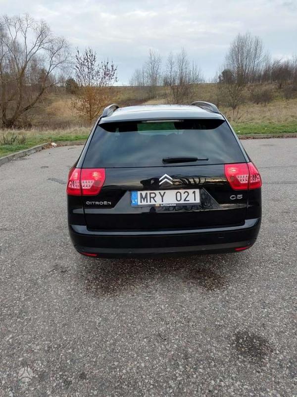 Black Citroen C5 2009 in Trakai, with an engine capacity of 1.60 L and mileage of 220 thousand km for 2200 €, photo 5 on AUTOMOTO.COM.LV
