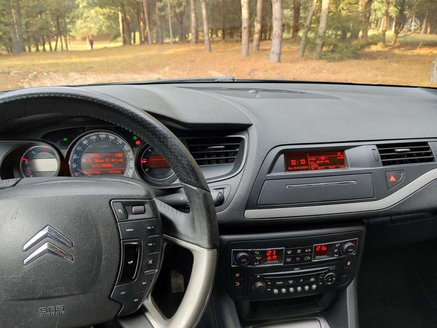 Melns Citroen C5 2009 Trakai, ar dzinēja tilpumu 1.60 L un nobraukumu 220 tūkst. km par 2200 €, foto 8 vietnē AUTOMOTO.COM.LV