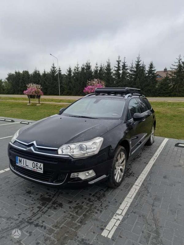 Black Citroen C5 2009 in Kaunas, with an engine capacity of 2.00 L and mileage of 346 thousand km for 2999 €, photo 5 on AUTOMOTO.COM.LV