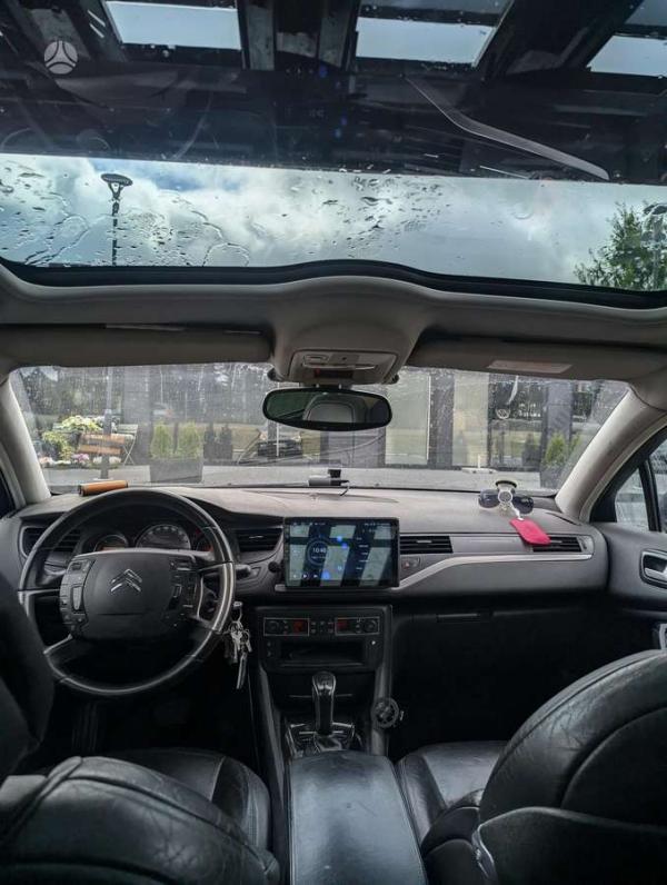Black Citroen C5 2009 in Kaunas, with an engine capacity of 2.00 L and mileage of 346 thousand km for 2999 €, photo 8 on AUTOMOTO.COM.LV