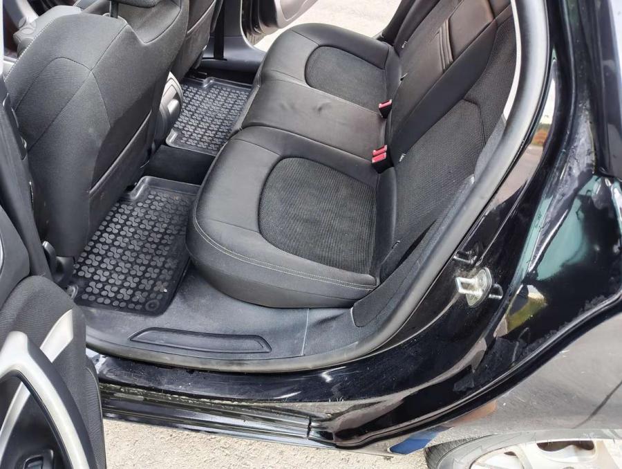 Melns Citroen C5 2009 Kauņa, ar dzinēja tilpumu 2.00 L un nobraukumu 349 tūkst. km par 1900 €, foto 9 vietnē AUTOMOTO.COM.LV