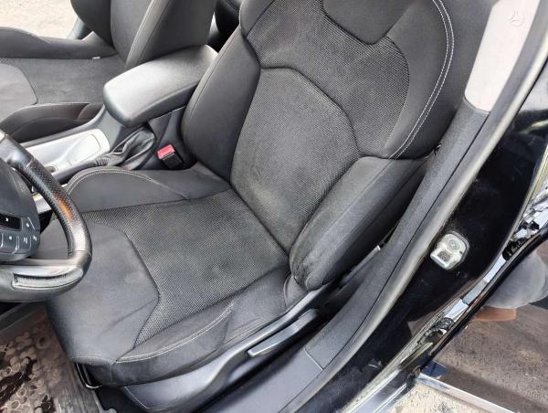 Black Citroen C5 2009 in Kaunas, with an engine capacity of 2.00 L and mileage of 349 thousand km for 1900 €, photo 11 on AUTOMOTO.COM.LV
