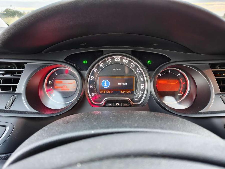 Melns Citroen C5 2009 Kauņa, ar dzinēja tilpumu 2.00 L un nobraukumu 349 tūkst. km par 1900 €, foto 15 vietnē AUTOMOTO.COM.LV